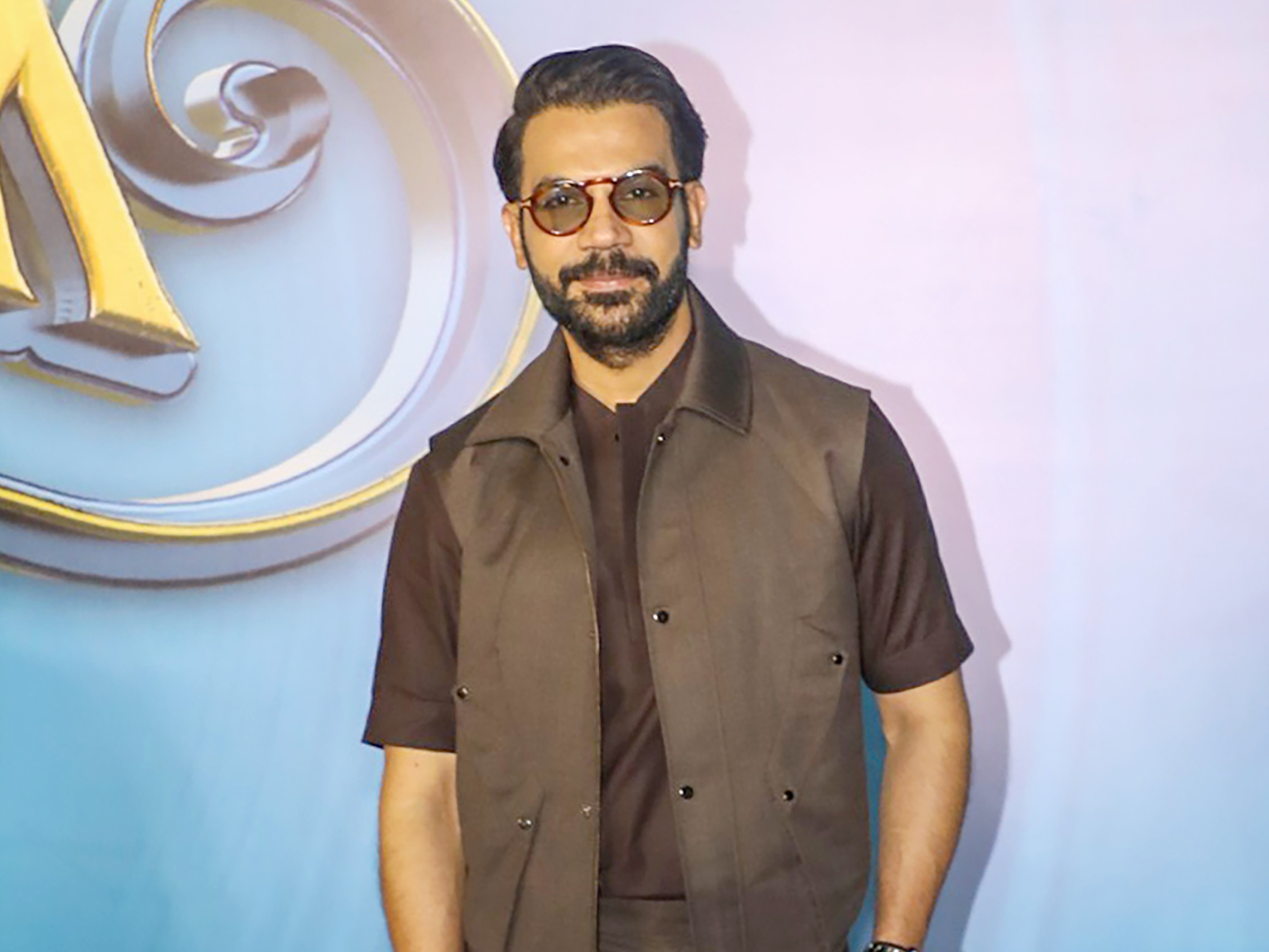 RajKummar Rao flaunts his softer side with Manushi Chillar in the ...