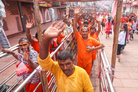 3rd Sawan Somwar: Massive turnout of devotees at Kashi Vishwanath and other Lord Shiva temples