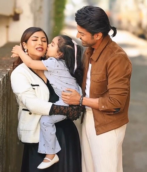 Debinna Bonnerjee emphasises on teaching kids by ‘letting them watch ...