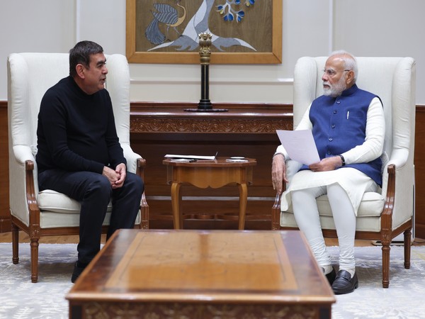 PM Modi and Vishal Sikka Discuss India's Leadership in AI and Innovation