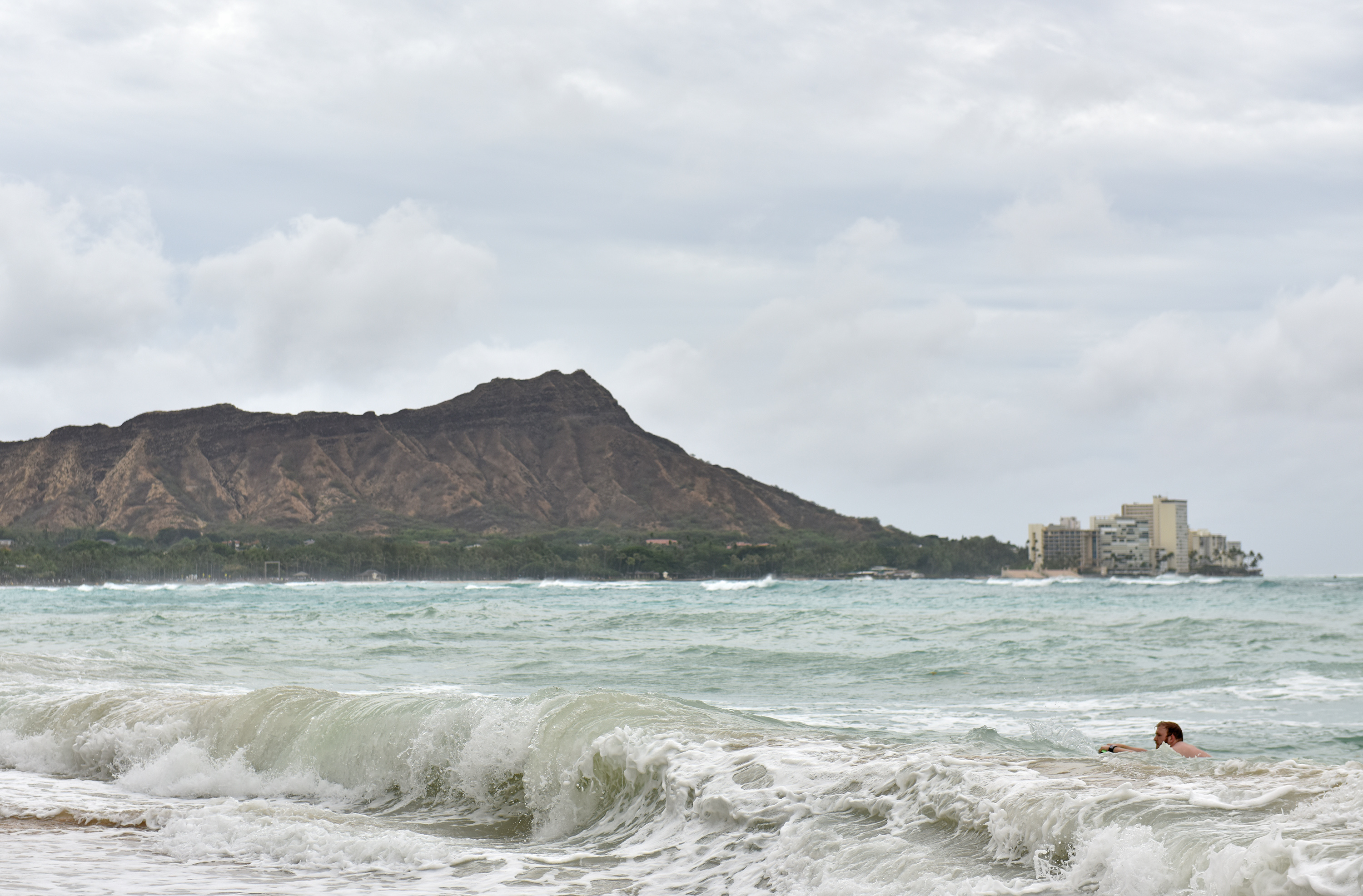 Tsunami hits Hawaii, flooding reported on Oahu’s North Shore